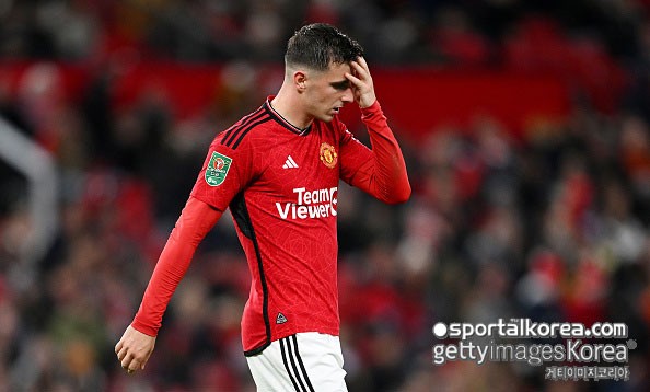 '이런 먹튀는 없었다' 맨유 최악의 7번 MF, EPL에서 겨우 512분 뛰고 연간 229억 벌었다