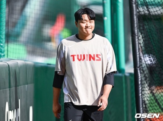 '쾅쾅쾅쾅쾅' 2경기 5홈런 폭발! '잠실 빅보이-리틀 이대호' 상무 거포 콤비, 2026시즌 기대감 벌써 부푼다