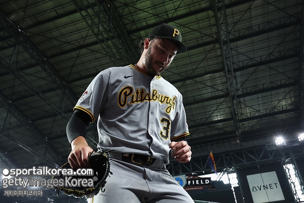 ‘승리 참 힘들다!’ 피츠버그 160km 괴물 영건, 한 달여 만에 시즌 4승…불운 이겨내고 ‘사이 영 상’ 경쟁 불 지핀다