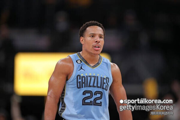 커리 ‘라스트 댄스’ 위한 승부수! GSW ‘3점 37.5%·DPOY’ 빅맨 영입 위해 1R픽X4장 감수? ...“그린과 리그 최고 듀오 될 것!”