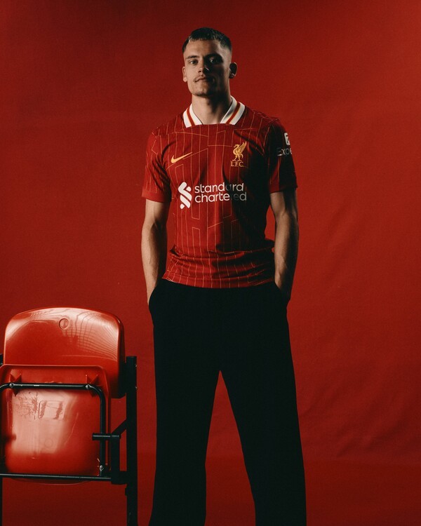 [오피셜] "매년 모든 걸 다 우승하고 싶다" 리버풀 드디어 '차기 발롱도르' 비르츠 품었다!..."이적료만 무려 2147억"