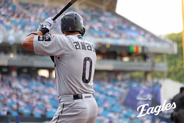 ‘단기 계약직→정규직 전환 가나?’ 리베라토, 해결사 본능 폭발! 동점 적시타로 한화 8-4 역전승 발판 마련