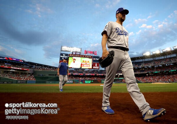 '45살인데 아직도 메이저리그에서 뛴다고?' 前 류현진 동료, MLB 현역 최고 노장 리치 힐, 캔자스시티 콜업 예정...14번째 유니폼 입는다