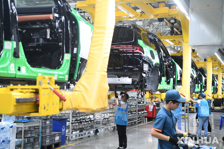 [속보] 7월 中 제조업 PMI 49.3·0.4P↓·비제조업 50.1·0.4P↓…종합 50.2·0.5P↓