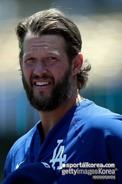 160km 던지는 오타니보다 낫잖아? '미국판 유희관' 93.8km 던지는 ML 레전드 커쇼, 포스트시즌 4선발 '성큼'