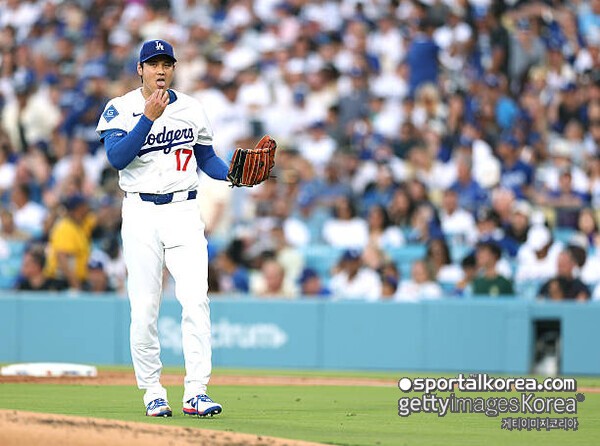 160km 던지는 오타니보다 낫잖아? '미국판 유희관' 93.8km 던지는 ML 레전드 커쇼, 포스트시즌 4선발 '성큼'