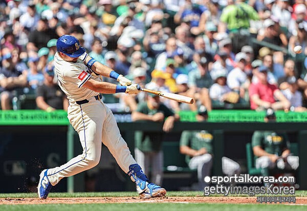 [속보] ‘MLB 150년 역사상 최초’ 결국 랄리가 해냈다! 포수가 50홈런 고지를 밟다니…초장부터 대포 가동, MVP에도 ‘성큼’