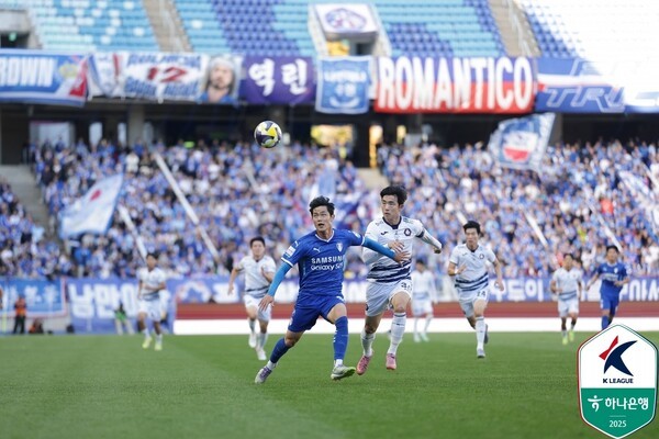 [K리그2 37R] '안방에서 2위 확정' 김지현 '1골 1도움' 수원 삼성, 충북청주 상대 2-0 완승!