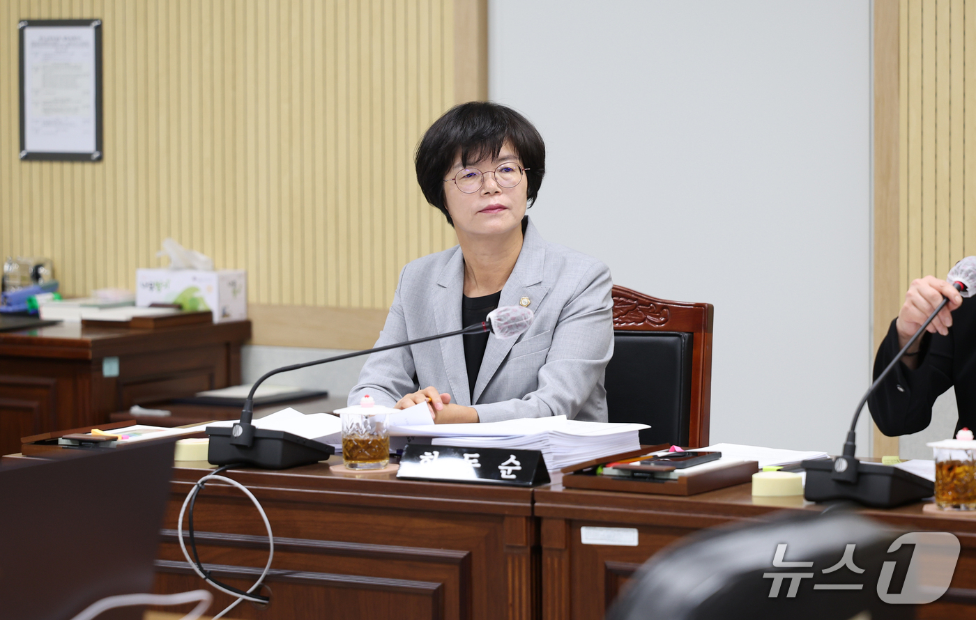 "청주시 팝업 놀이터도 시장 측근 운영…하도급식 품질 저하 원인"